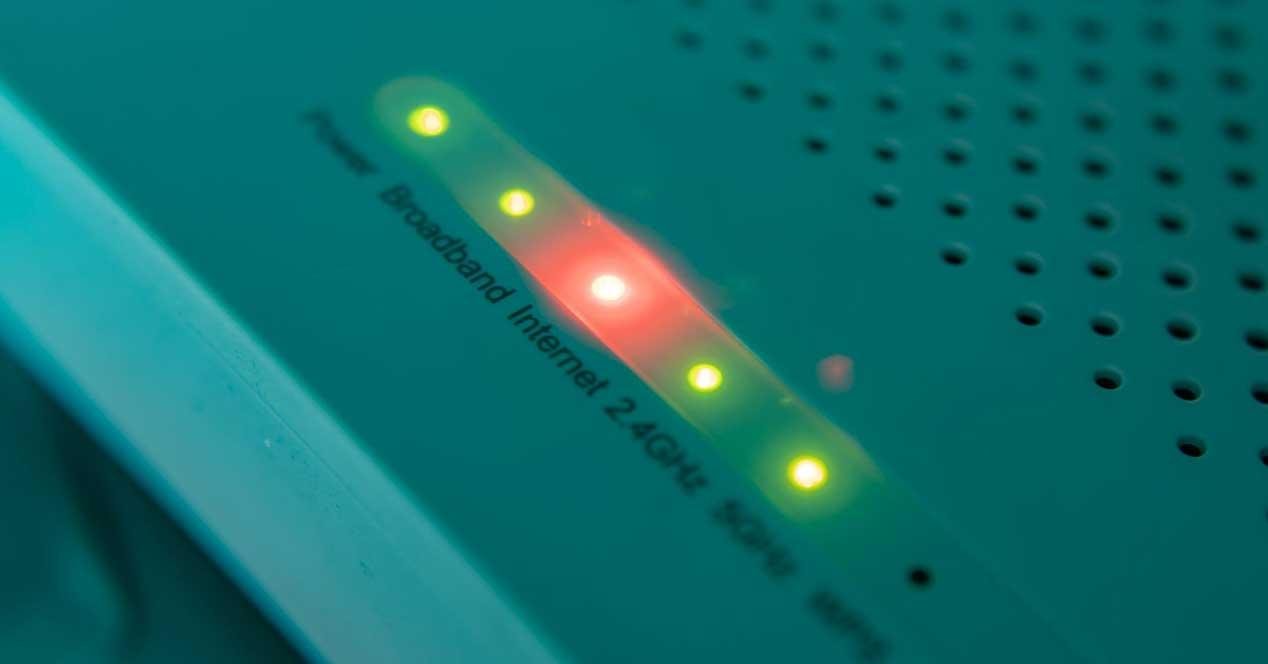 Por qué se enciende la luz LED roja en mi router Totalplay